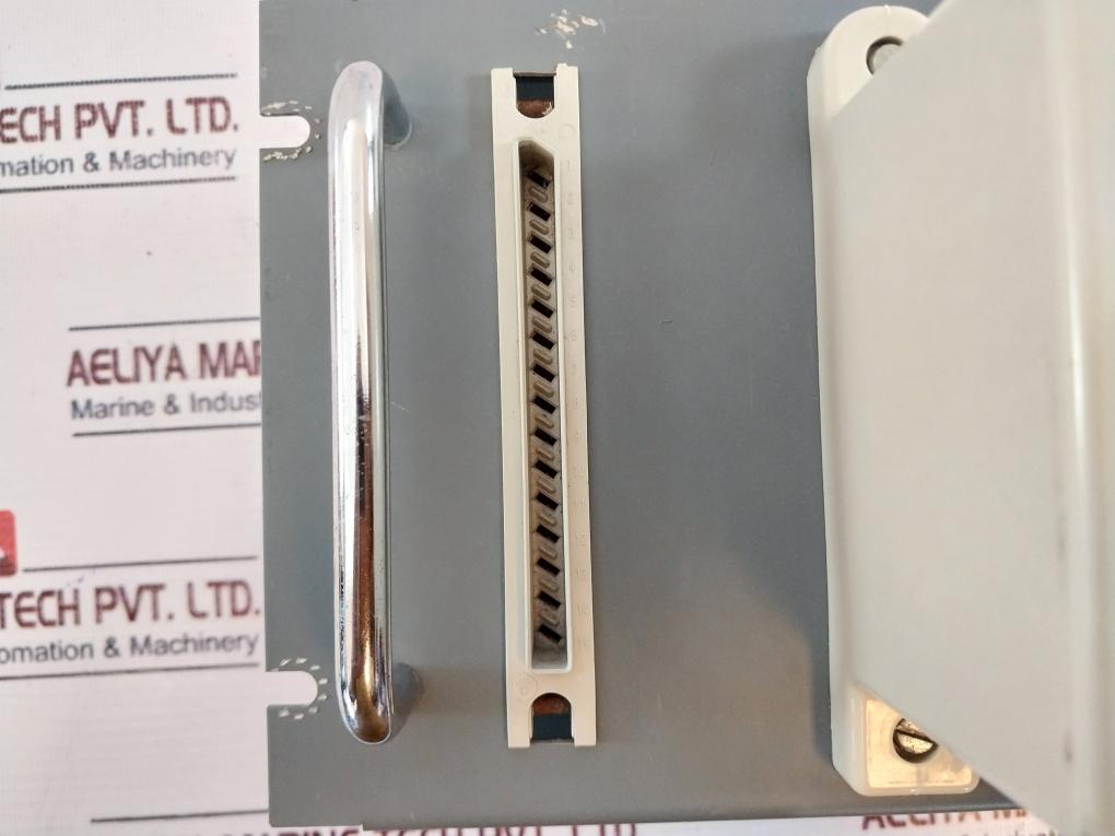 Calor Emag XH2 I04 High-Voltage Switchgear – Aeliya Marine Tech