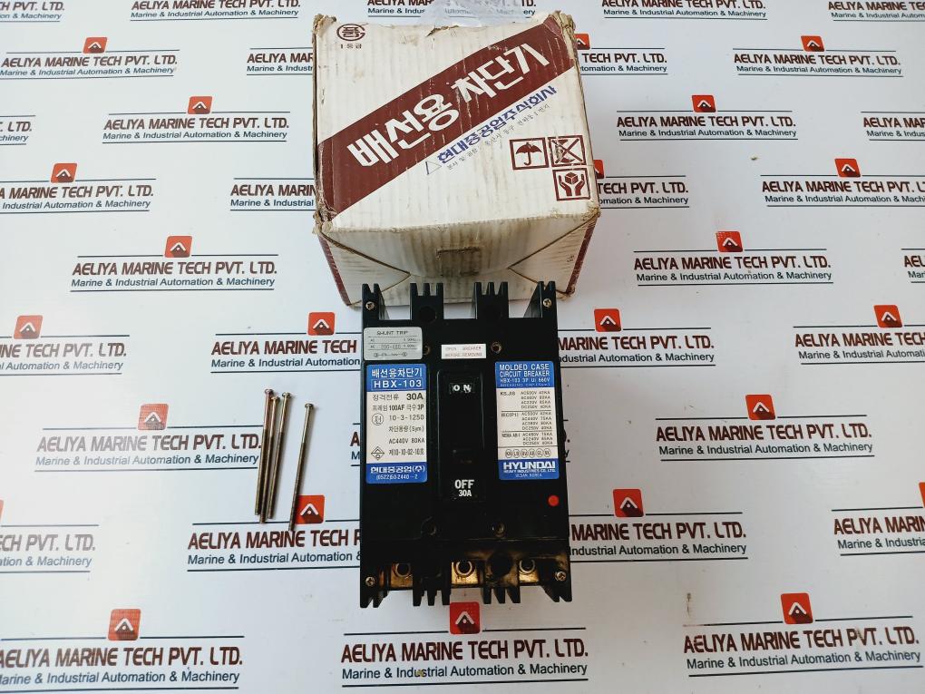 Hyundai Hbx-103 3 Pole Molded Case Circuit Breaker 30A Ac200-480V 60Hz ...