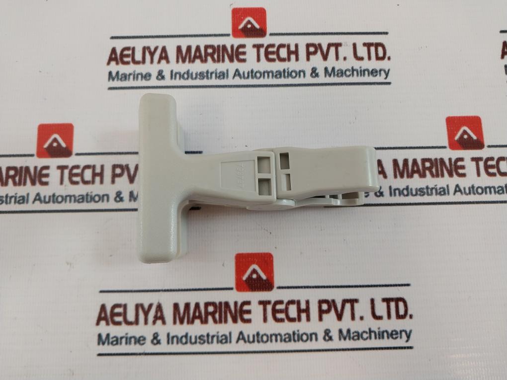 Impa 793737 Fuse Puller – Aeliya Marine Tech