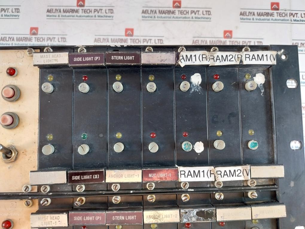 Marine Electricals 24V DC Navigation Light – Aeliya Marine Tech®