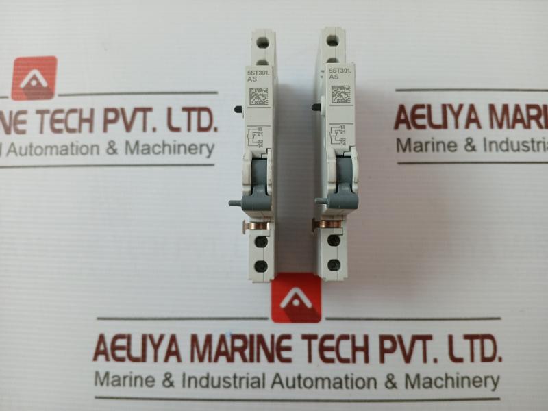 Siemens 5St3010 Auxiliary Circuit Switch 440V 16A – Aeliya Marine Tech
