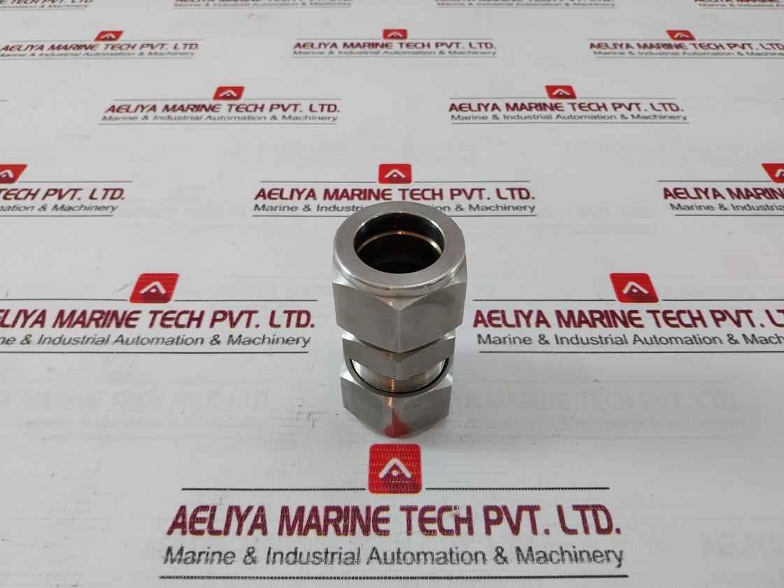 Superlok 316 Scf 1-1/4 S Stainless Steel Tube Fitting - Aeliya Marine Tech