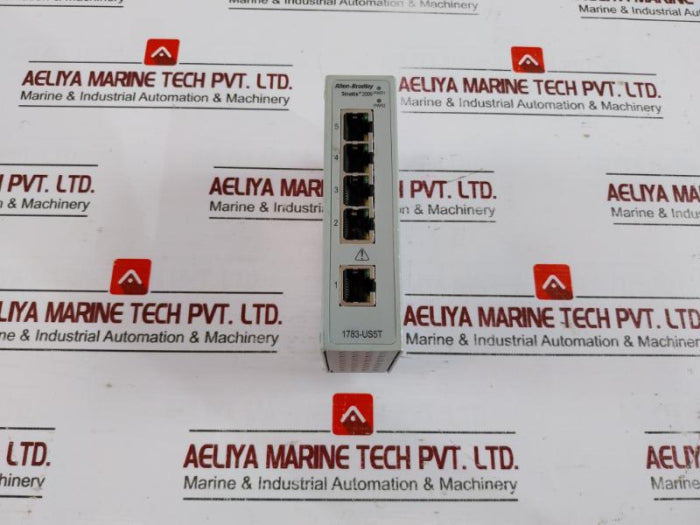 Allen-bradley 1783-us5T Stratix 2000 Ethernet Unmanaged Switch Series ...