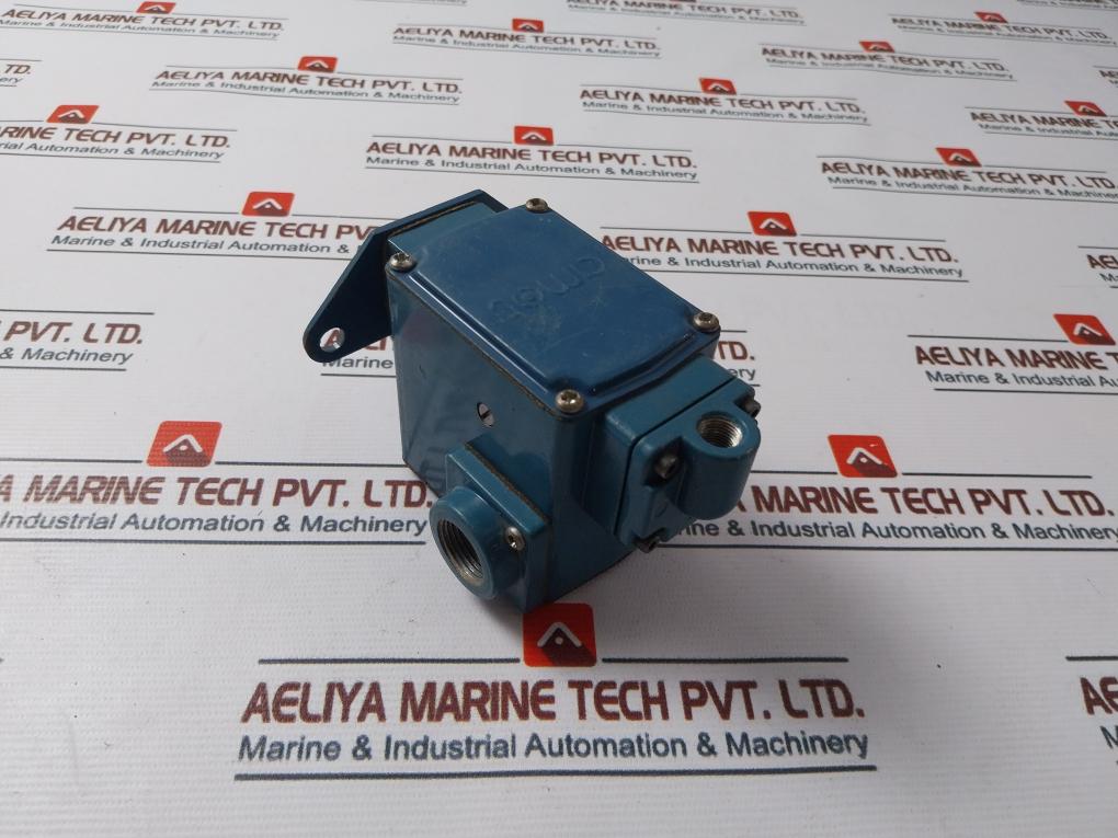 Amot 4140Ck1H11Aa0-ee Pressure Switch 0.28-3.72 Bar – Aeliya Marine Tech