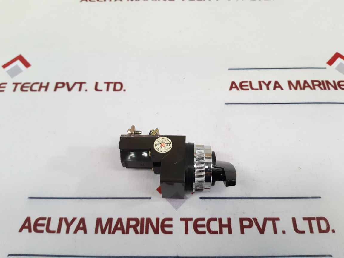 Hanyoung Cr-303-1 Push Button Switch – Aeliya Marine Tech