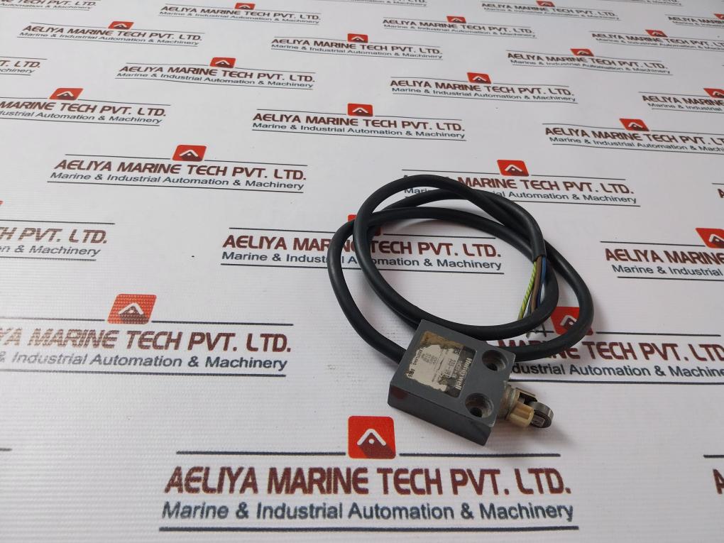 Honeywell 14Ce3-1K Limit Switch – Aeliya Marine Tech