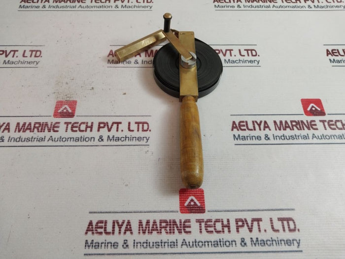Richter 30M Dipping Measuring Tape 20°C 50N – Aeliya Marine Tech