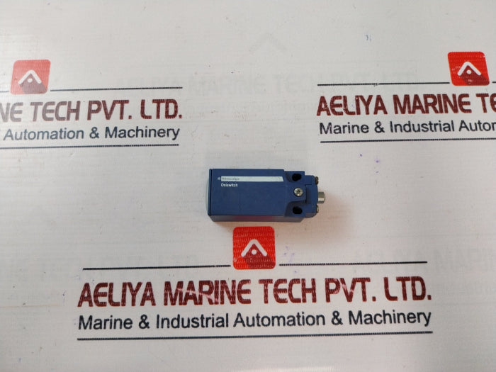 Telemecanique XCKN2110P20 Osiswitch Limit Switch 500V 10A – Aeliya ...