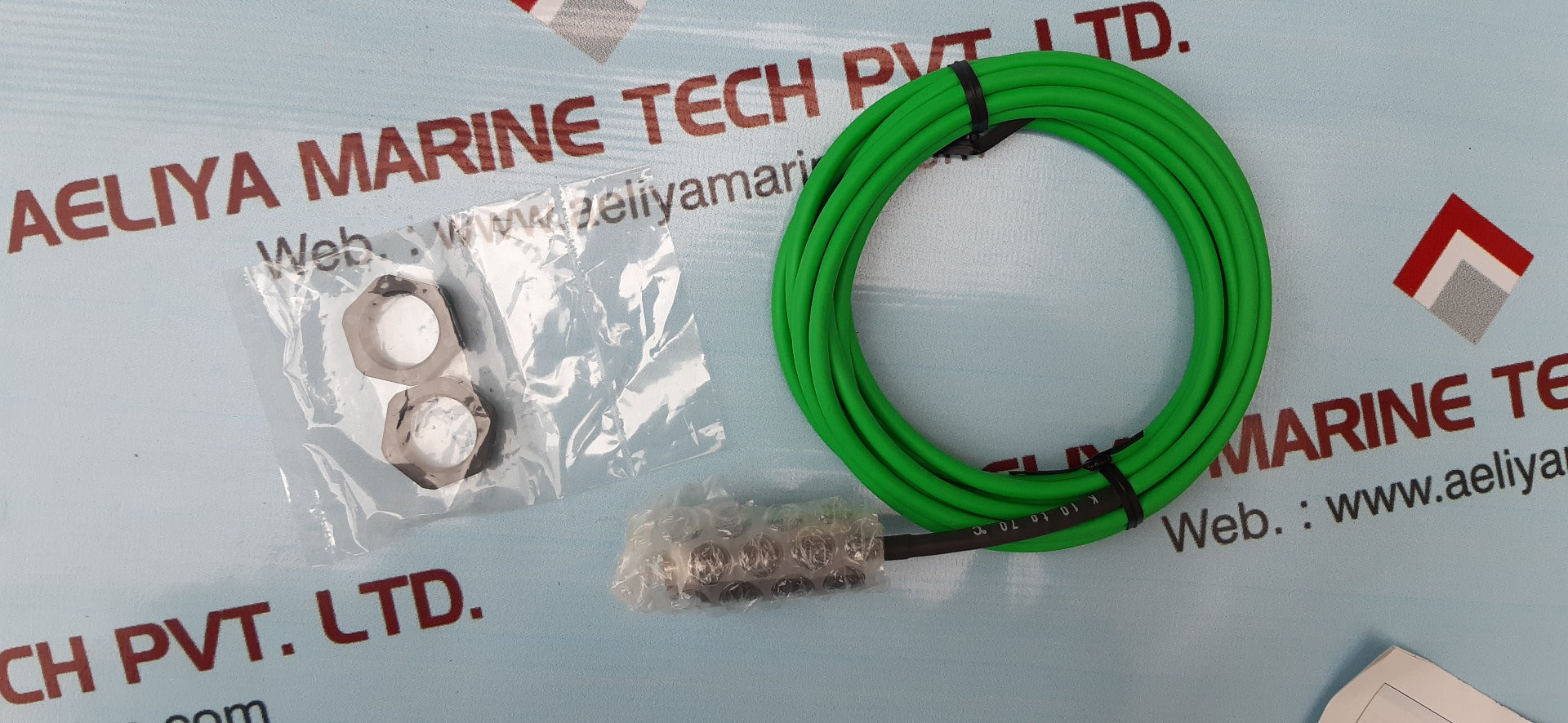 Omron es1b 10 to 70' infrared thermosensor – Aeliya Marine Tech