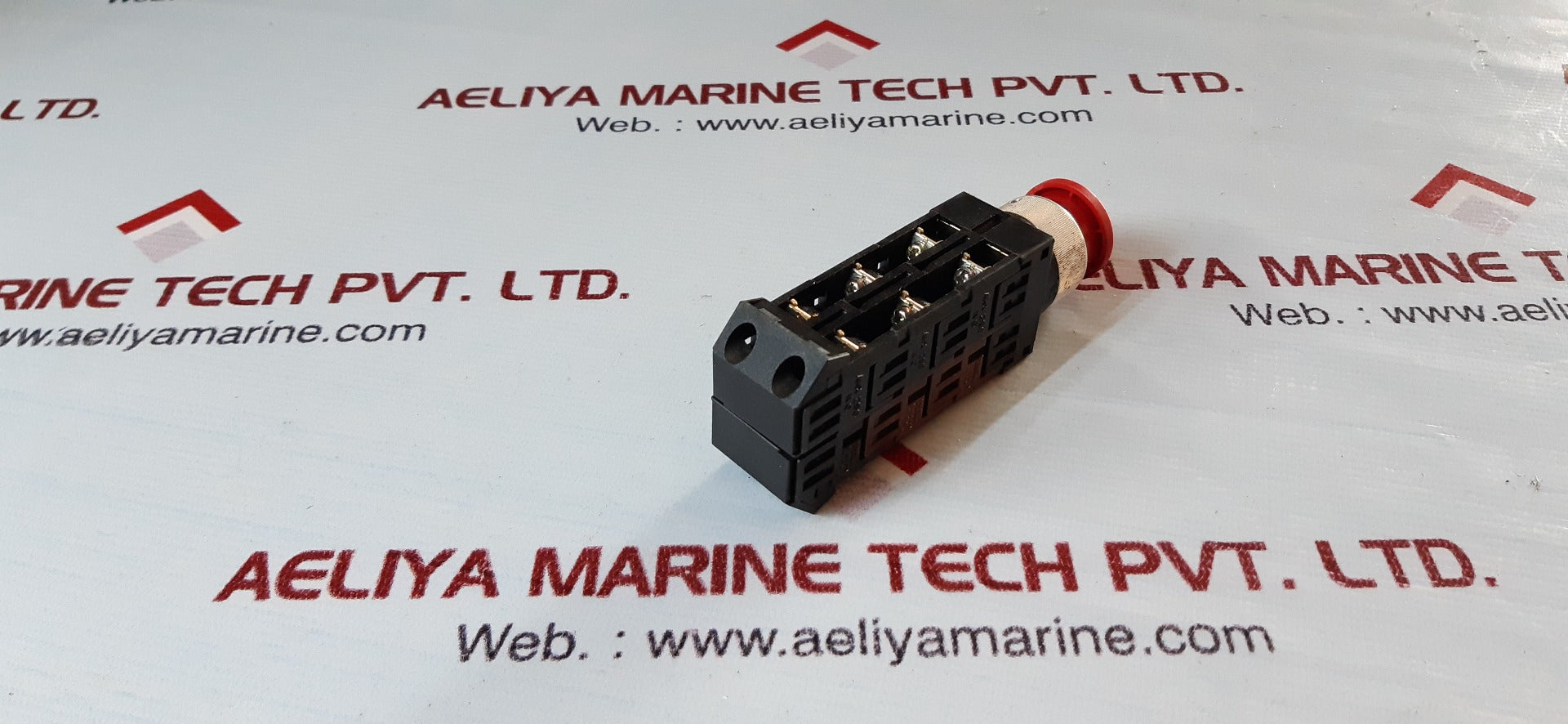 Fuji Electric Ah22-msr42 Pushbutton Switch – Aeliya Marine Tech®