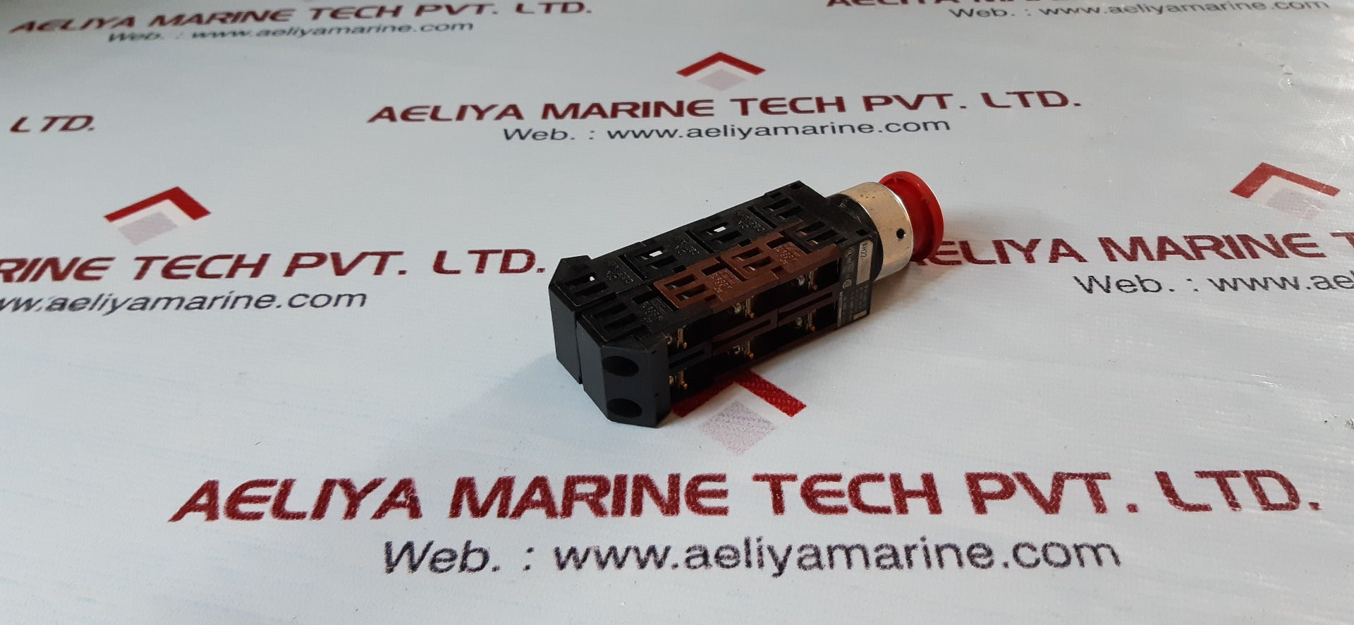 Fuji Electric Ah22-msr42 Pushbutton Switch – Aeliya Marine Tech®