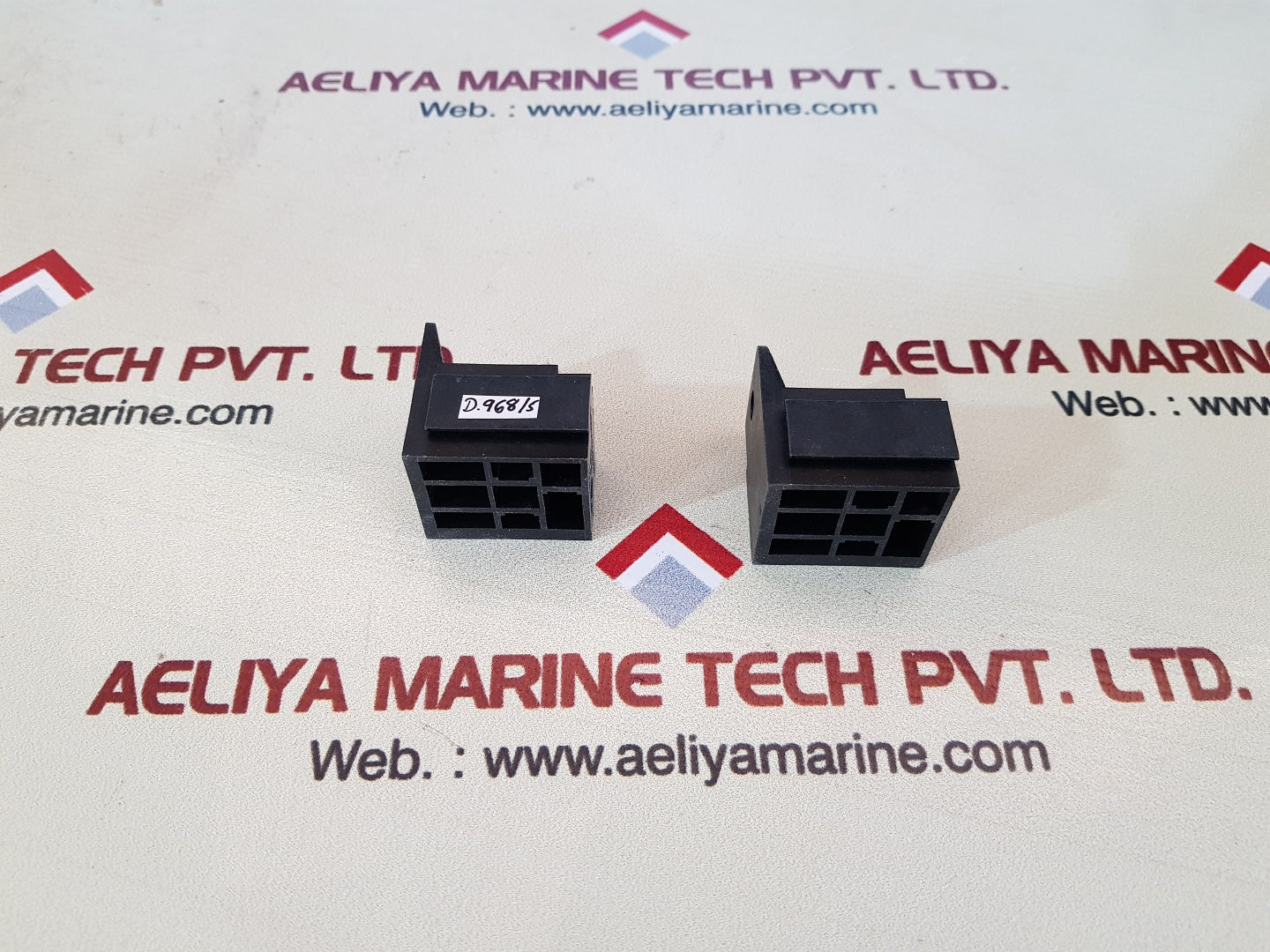 Liebherr 3334485008 relay socket – Aeliya Marine Tech