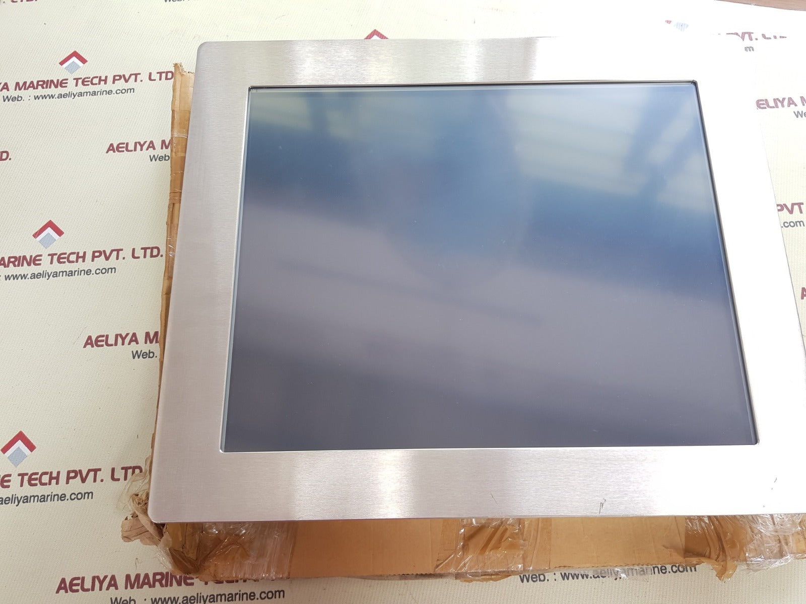 Nematron m1900t-ss 19" monitor display – Aeliya Marine Tech