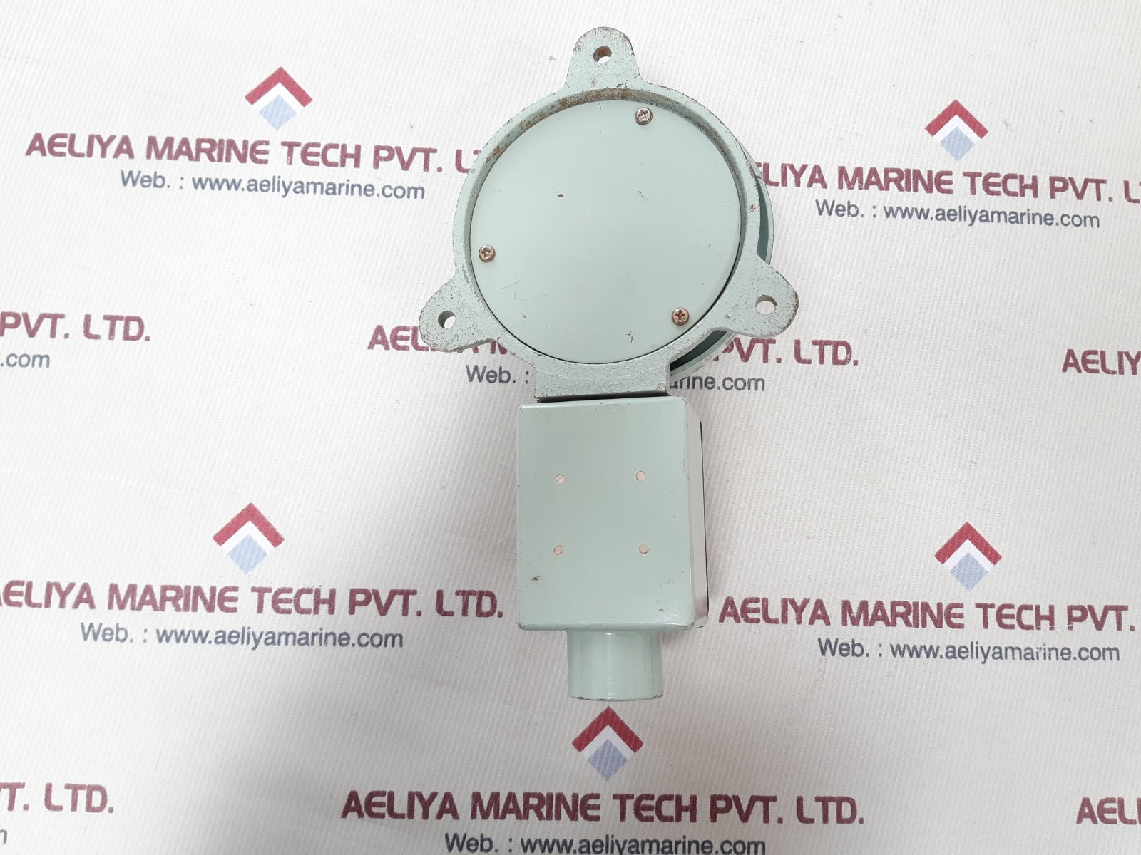 Zero One Okada Watertight Type 2 Marine Bell Cap 13 W – Aeliya Marine Tech