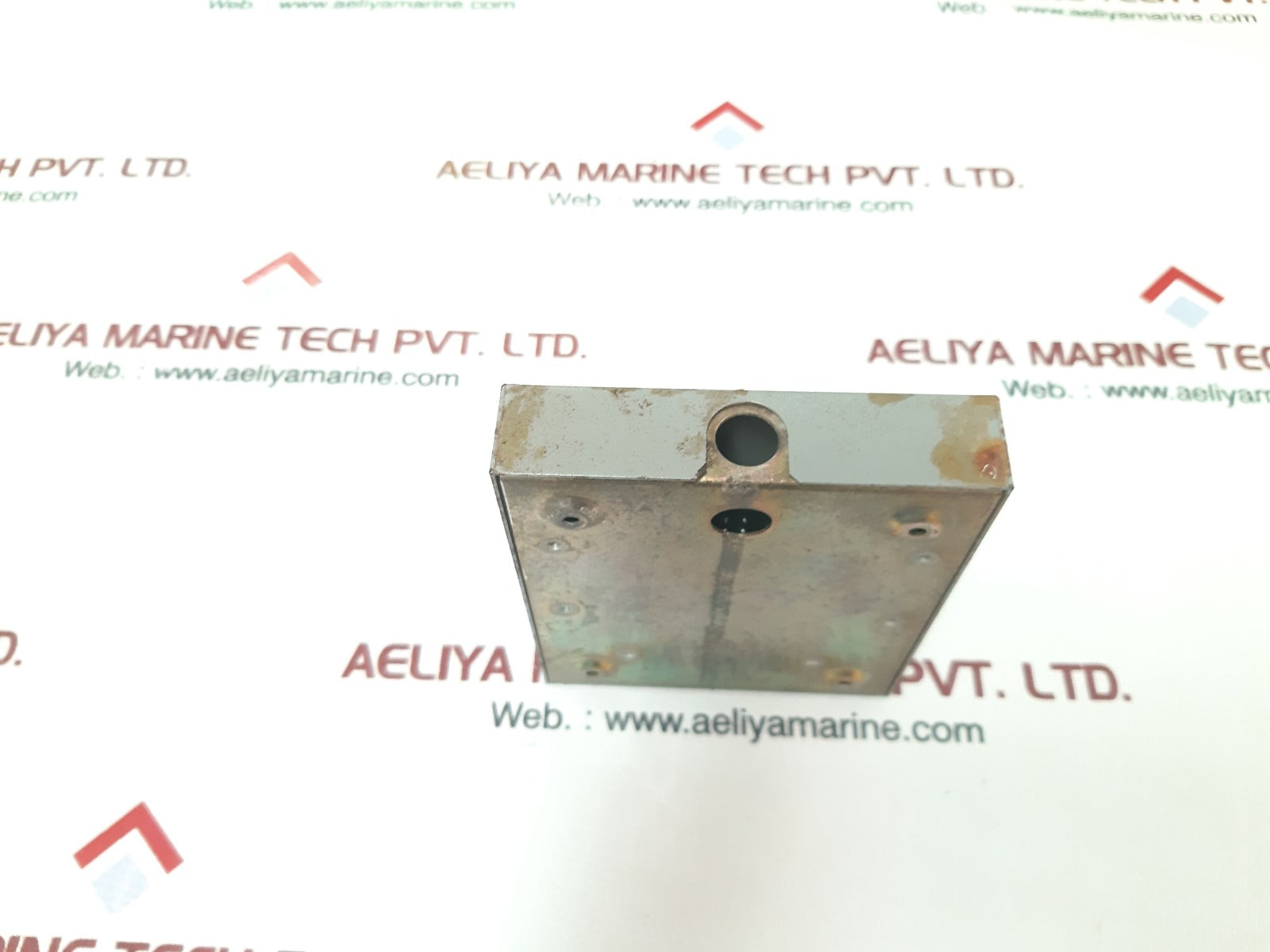 Furuno ic-302 inmarsat-mes distress alert unit – Aeliya Marine Tech