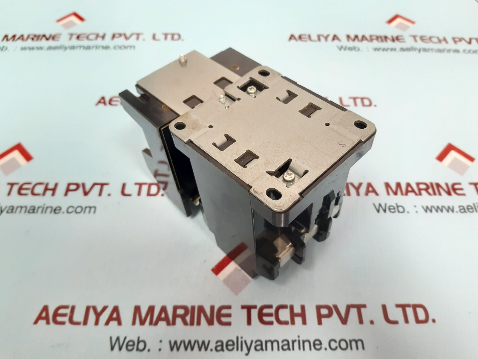 Togami Clk-35Jt-p12 Magnetic Switch 220V 35A 440V 26A – Aeliya Marine Tech