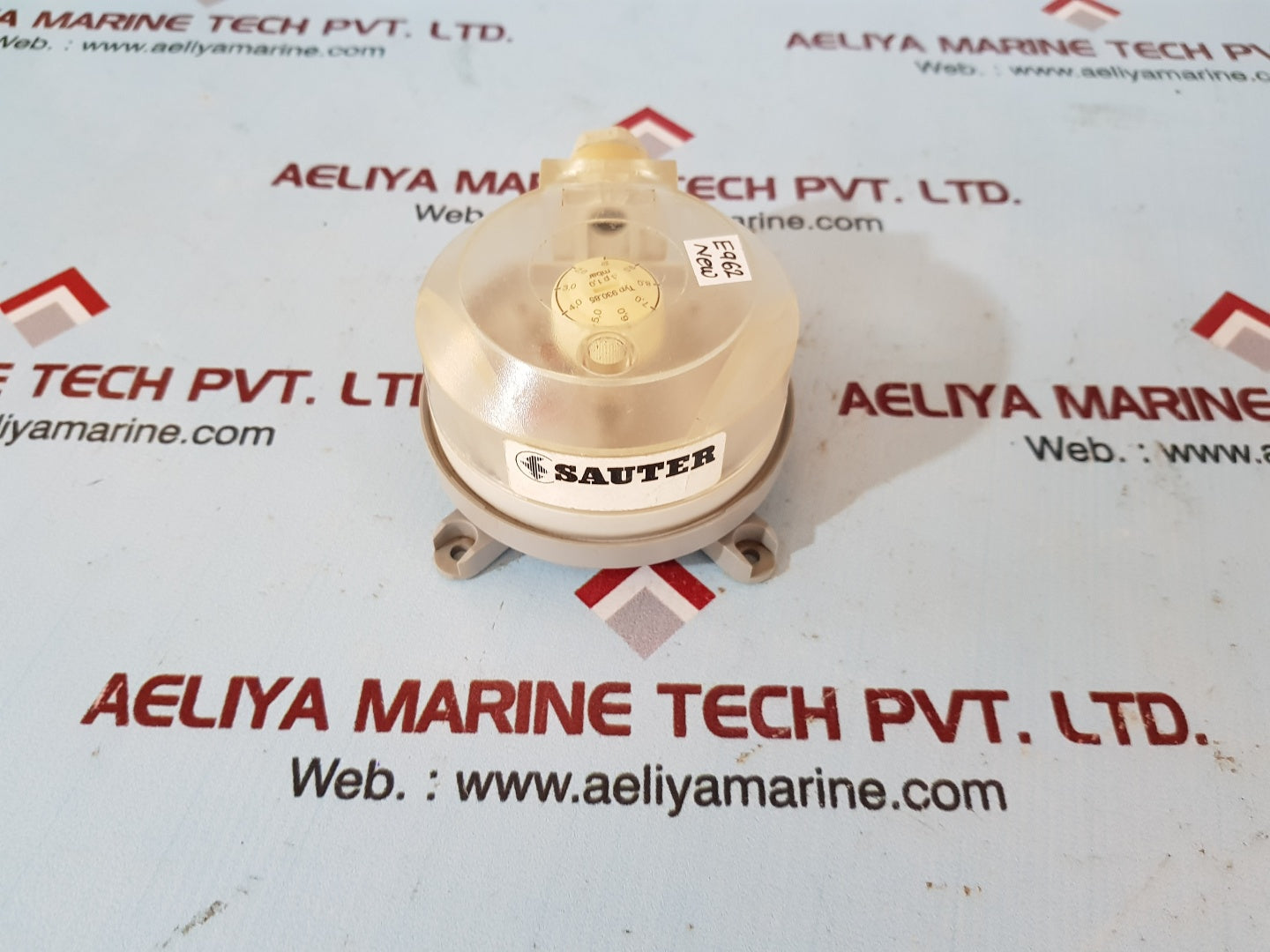 Sauter 930.85 air differential pressure switch – Aeliya Marine Tech