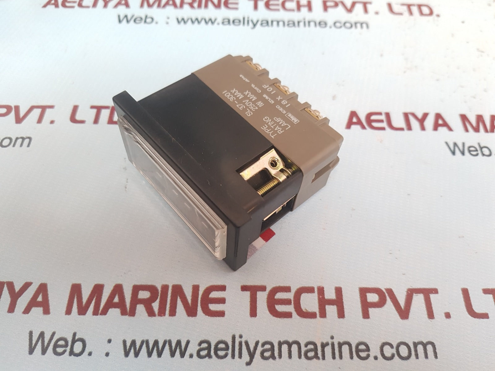 Idec Izumi Sl 37-3001 Square Display Light – Aeliya Marine Tech