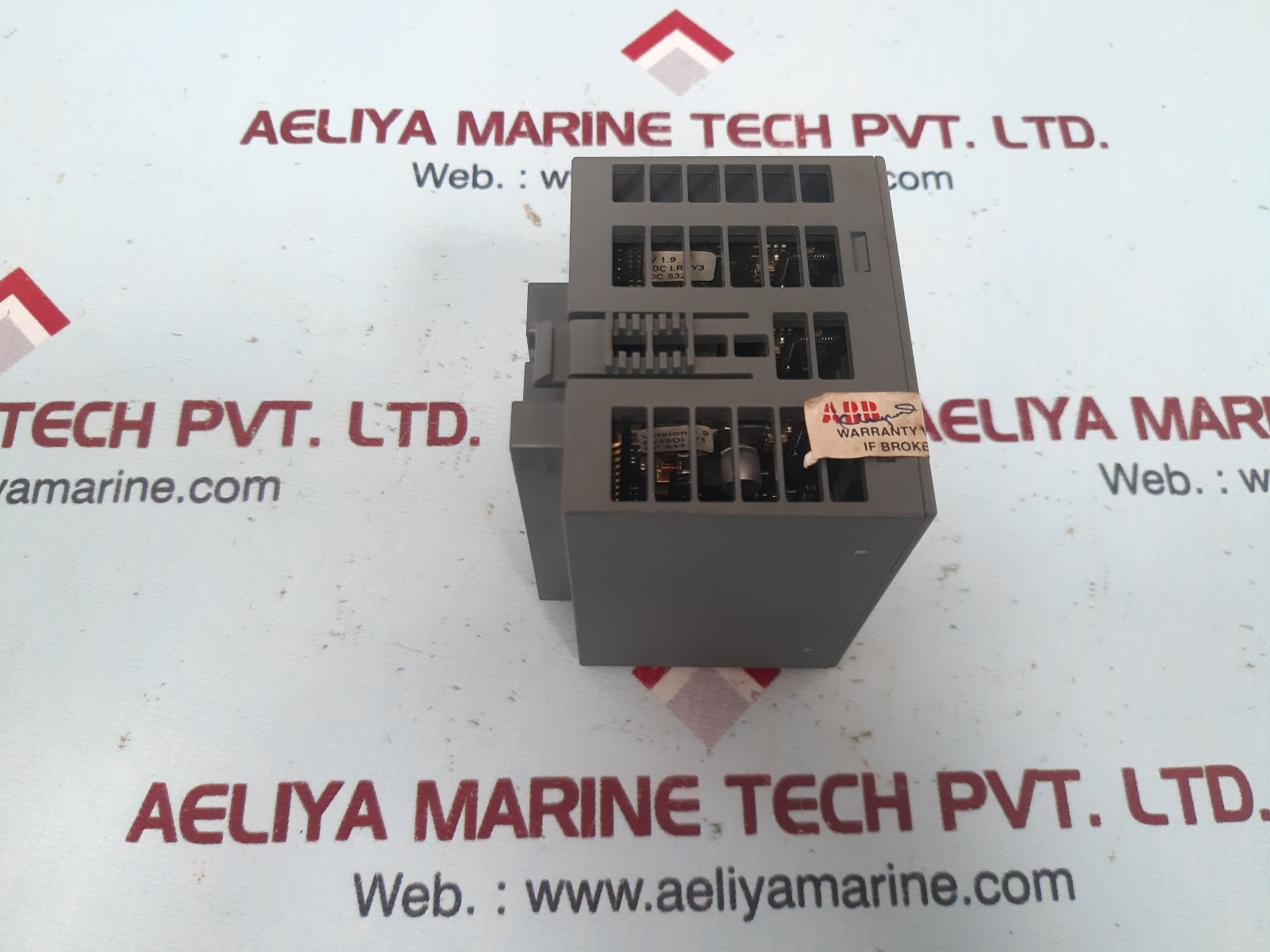 ABB DC532 B4 Digital Input/Output Module Up 24VDC 200W – Aeliya Marine Tech