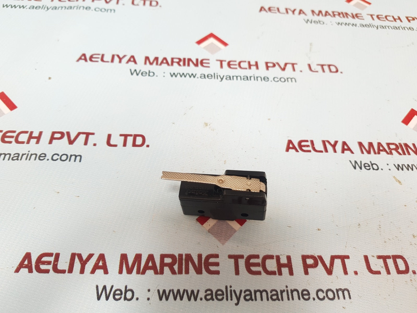 koino kh-9015-hl micro switch – Aeliya Marine Tech