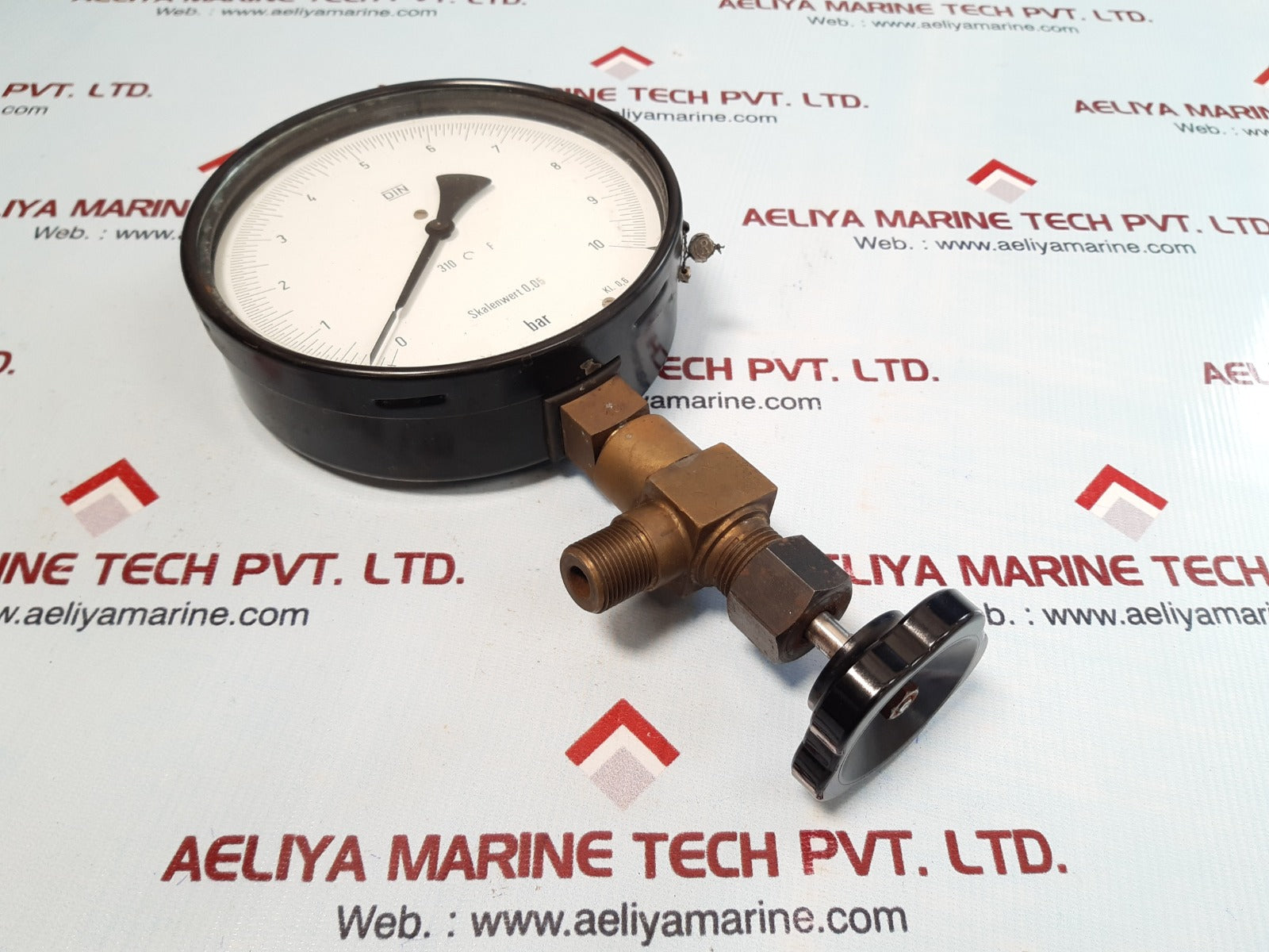 Wika kl.0,6 manometer pressure gauge – Aeliya Marine Tech