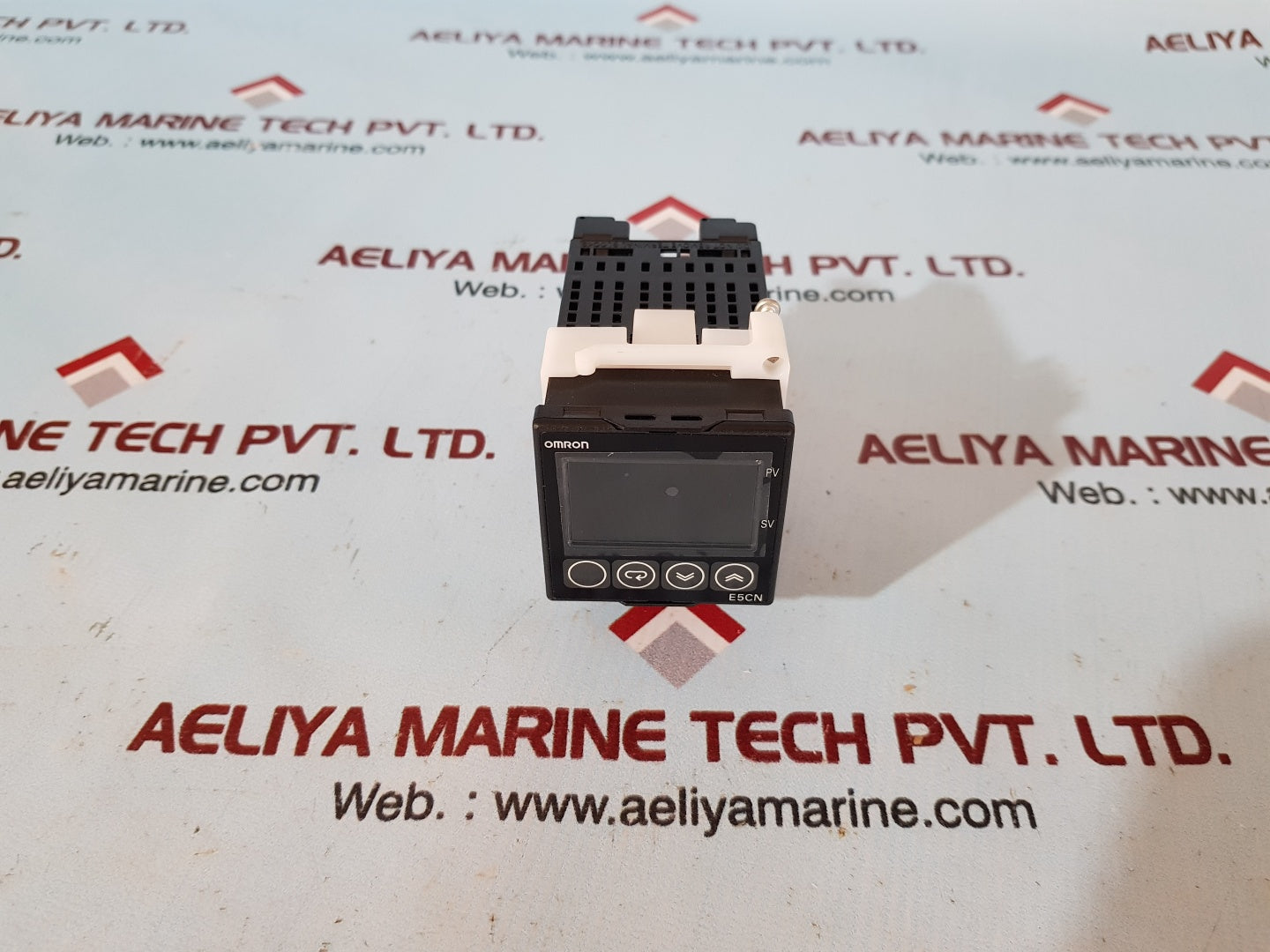 Omron e5cn-r2t temperature controller 100-240vac – Aeliya Marine Tech®