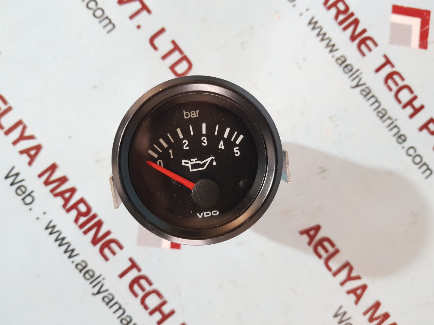 Vdo 350 030 003 international engine oil pressure gauge 0 to 5 bar – Aeliya Marine Tech