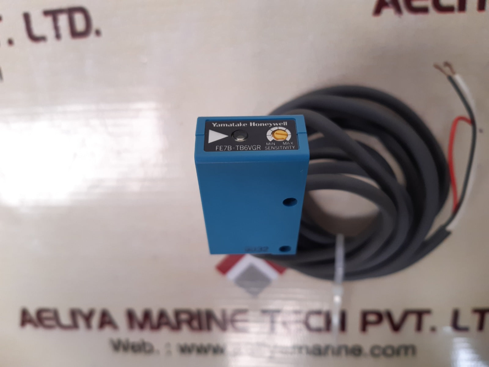 Yamatake honeywell fe7b-tb6vgr photo sensor – Aeliya Marine Tech