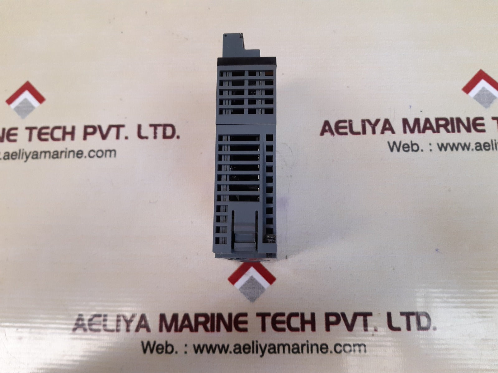 Honeywell 2mlf-dv8a analog output module – Aeliya Marine Tech
