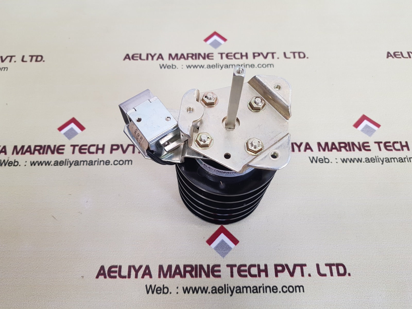 Electroswitch 7804d rotary switch lock out relay – Aeliya Marine Tech