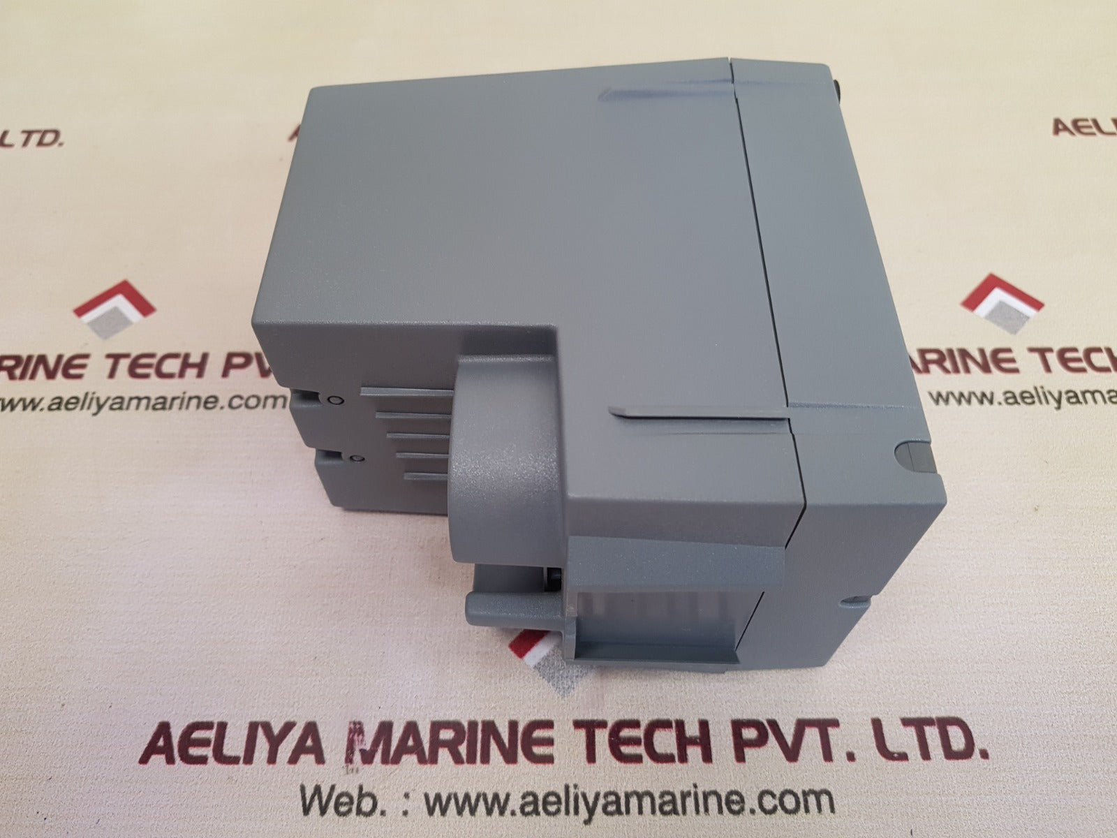 Navico Ctc1 Commercial Trickle Battery Charger – Aeliya Marine Tech®