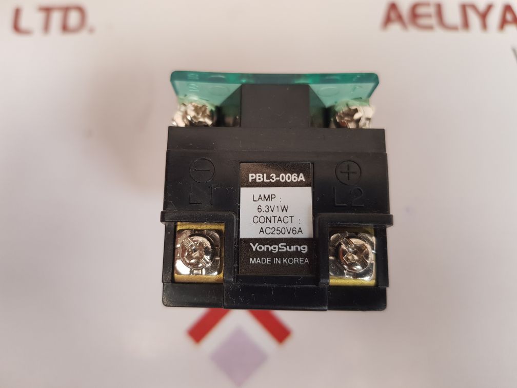 Set of 2x Yongsung pbl3-006a push button switch – Aeliya Marine Tech