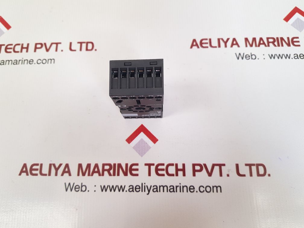 Set of 5x Schrack mt78740 relay base socket – Aeliya Marine Tech