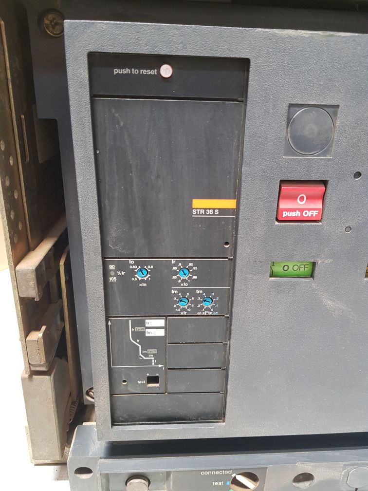 Merlin Gerin MasterPact M25 NI Circuit Breaker – Aeliya Marine Tech