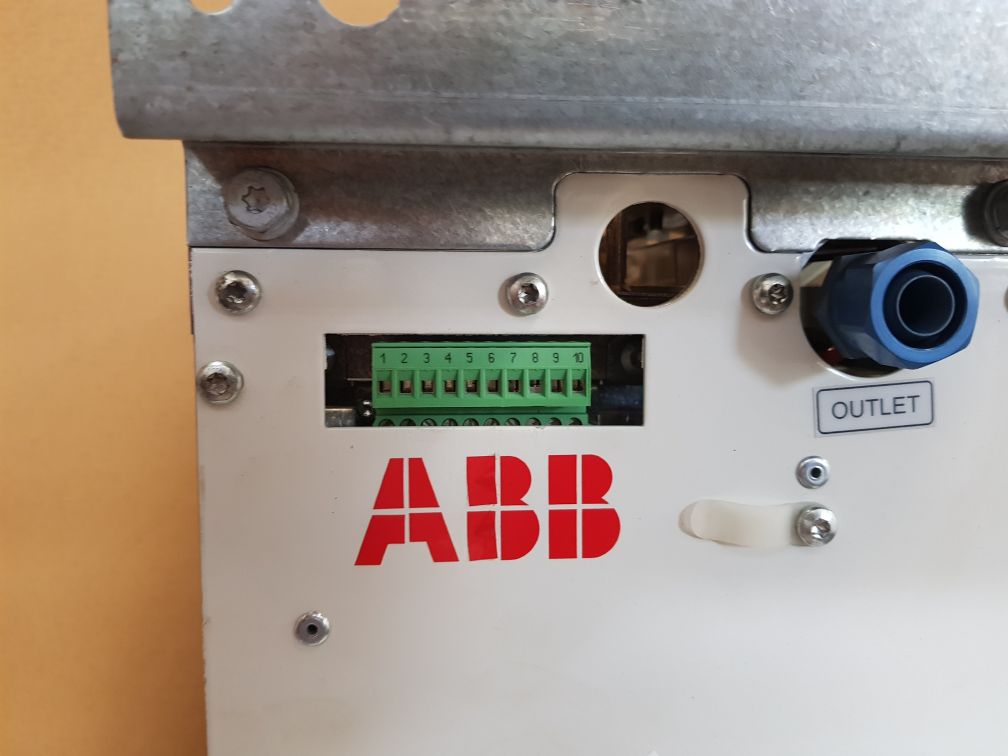 Abb acs800-104lc-0700-7+ e205 + q950 inverter unit – Aeliya Marine Tech