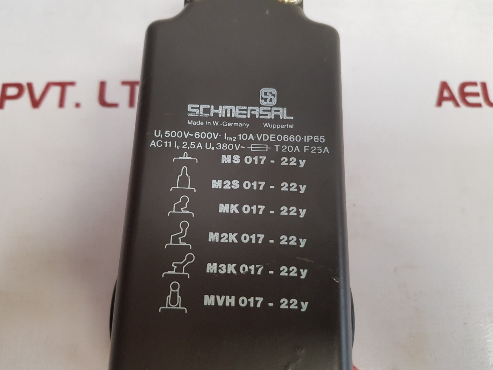 Schmersal Mvh 017-22Y Limit Switch – Aeliya Marine Tech
