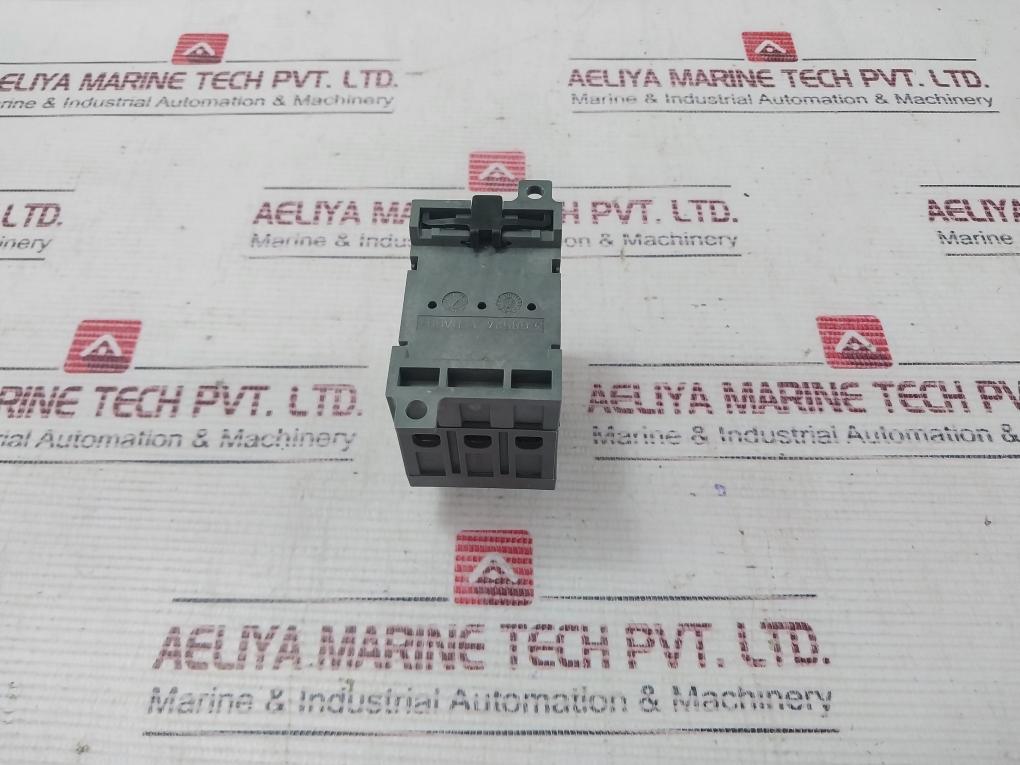 Abb Ot40F3 Disconnector Switch 40A 50-60Hz – Aeliya Marine Tech