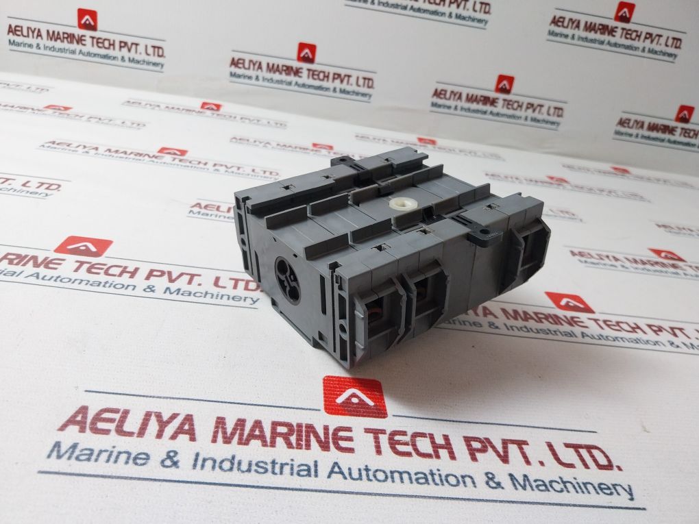 ABB OT 160E3 Panel Mount Disconnect Switch 600VAC 125A – Aeliya Marine Tech