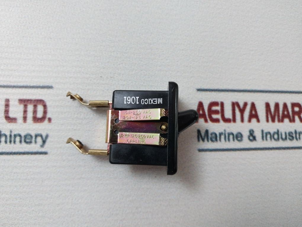 Carling 10A-250 Vac Rocker Switch – Aeliya Marine Tech