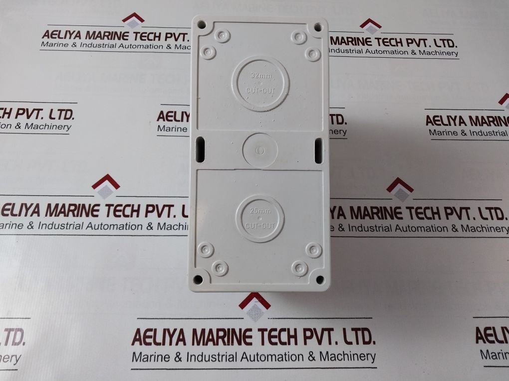 Clipsal 56Swh325 3-pole Enclosed Load Break Switch – Aeliya Marine Tech®