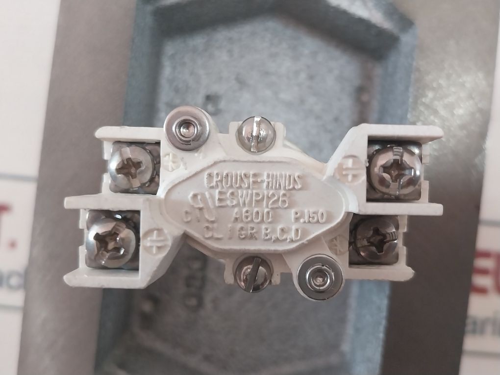 Cooper Model M01 Heavy Duty Switch W/Cover 600Vac – Aeliya Marine Tech