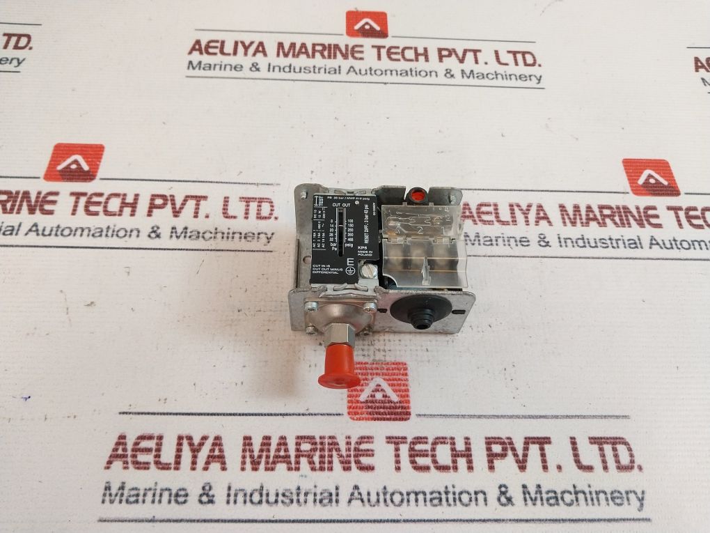 Danfoss Kp5 Pressure Switch 12 W – Aeliya Marine Tech