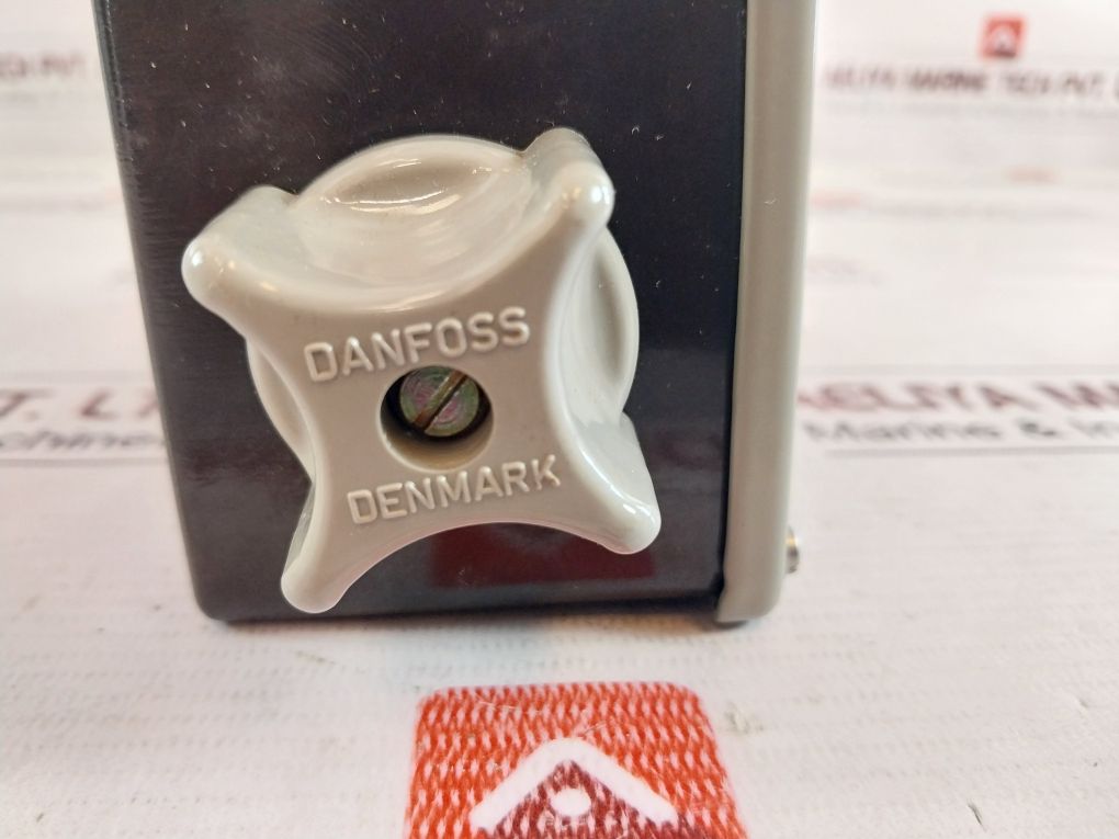 Danfoss Rt116 Pressure Control Switch 1-10 Bar – Aeliya Marine Tech®
