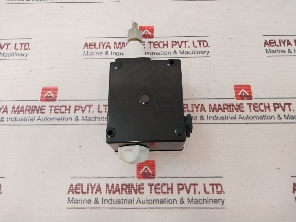 Danfoss Rt5 Pressure Switch 4-17 Bar~ Kp/Cm2 – Aeliya Marine Tech