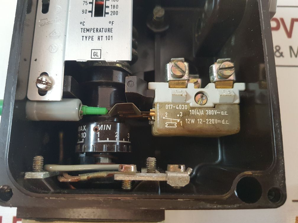 Danfoss Rt 101 Pressure Switch 17-5004 – Aeliya Marine Tech