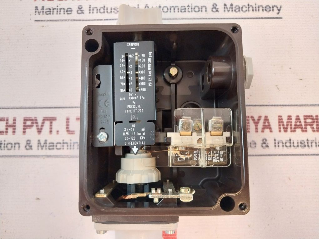 Danfoss Rt 200 Pressure Control Switch 400V~ – Aeliya Marine Tech®