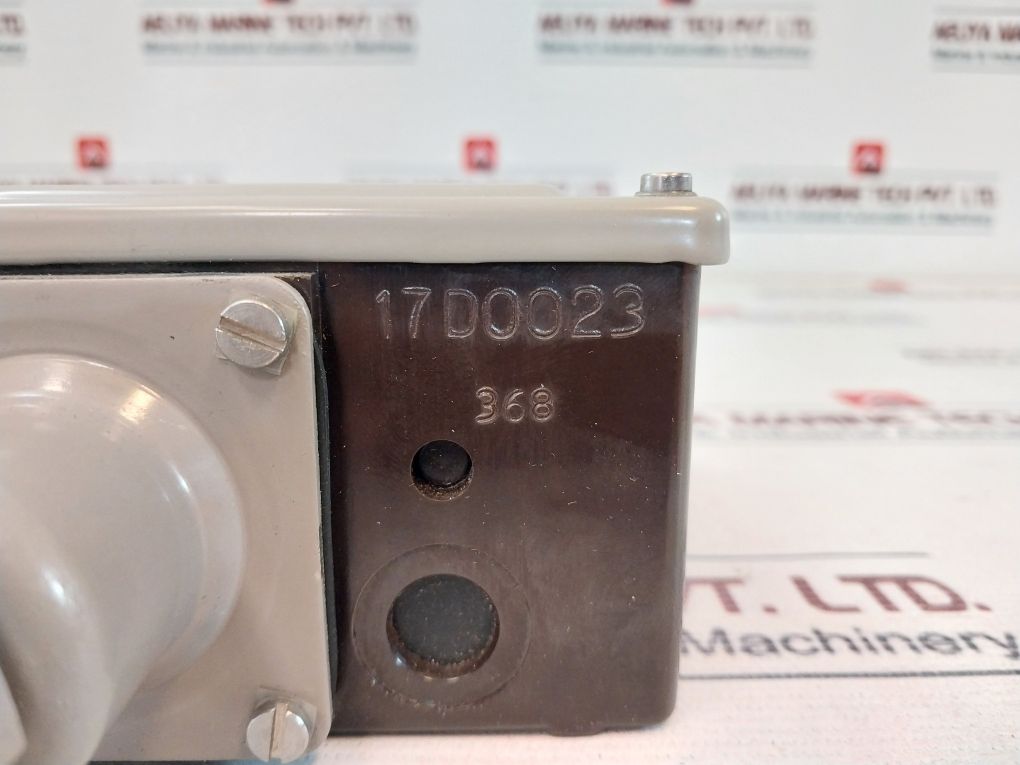 Danfoss Rt 260A Differential Pressure Switch – Aeliya Marine Tech