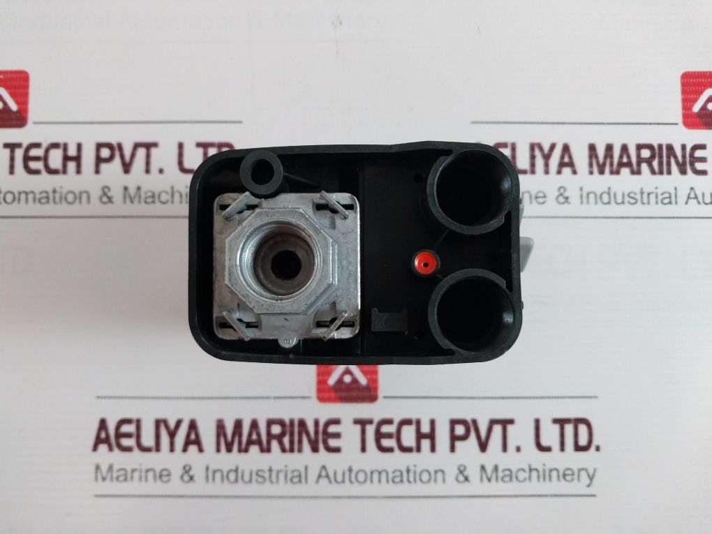 Danfoss Type Cs En60947-4-5 Pressure Switch 0.72-1 Bar – Aeliya Marine Tech