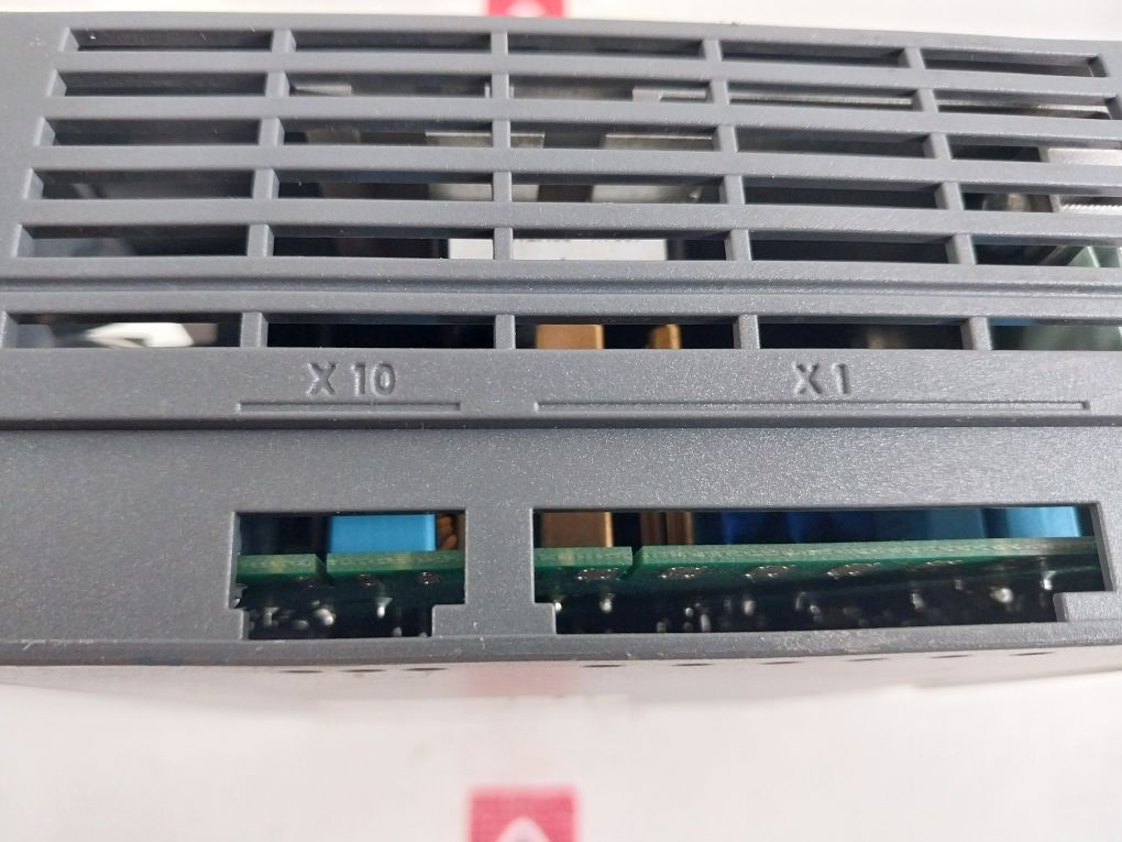 Demag Dic-4-004-e-0000-01 Frequency Inverter 0-40°C – Aeliya Marine Tech