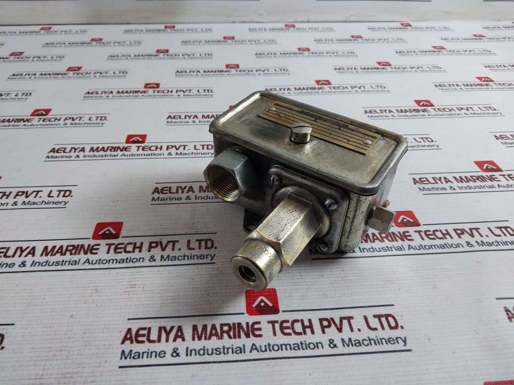 Detroit Switch 222-10 Temperature Control Switch Unit – Aeliya Marine Tech